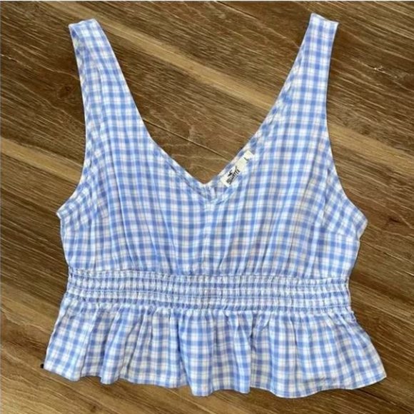Hollister | Tops | Hollister Crop Top | Poshmark